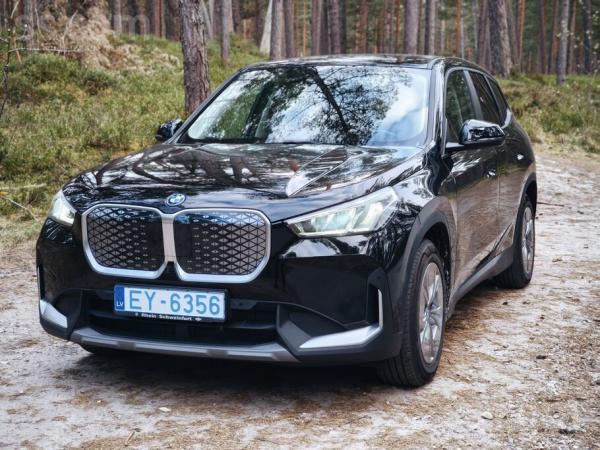 Melns BMW X1 2023 Jūrmala, ar dzinēja tilpumu 2.00 L un nobraukumu 47 tūkst. km par 36500 €, foto 1 vietnē AUTOMOTO.COM.LV