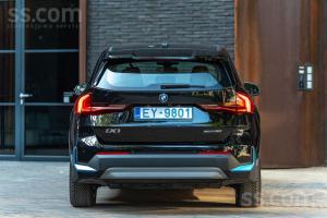 Melns BMW X1 2023 Rīga, ar dzinēja tilpumu 2.00 L un nobraukumu 3 tūkst. km par 40900 €, foto 3 vietnē AUTOMOTO.COM.LV