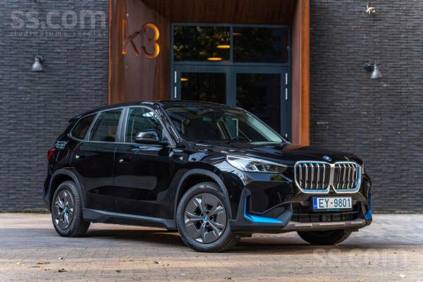 БМВ Х1 2023 в Рига на AUTOMOTO.COM.LV Черный БМВ Х1 2023 в Рига, объемом двигателя 2.00 л и пробегом 3 тыс. км за 40900 €, фото 4 на AUTOMOTO.COM.LV