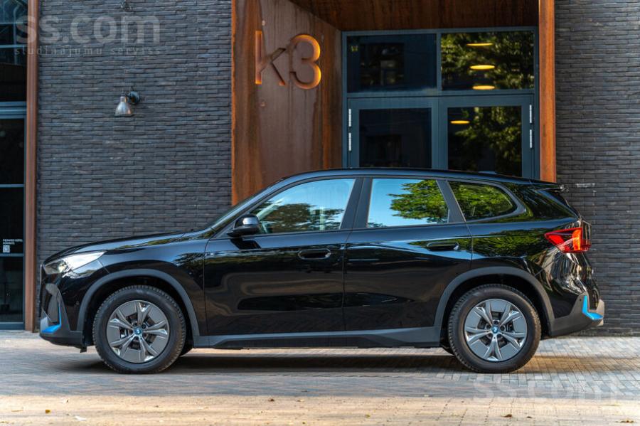 Melns BMW X1 2023 Rīga, ar dzinēja tilpumu 2.00 L un nobraukumu 3 tūkst. km par 40900 €, foto 9 vietnē AUTOMOTO.COM.LV