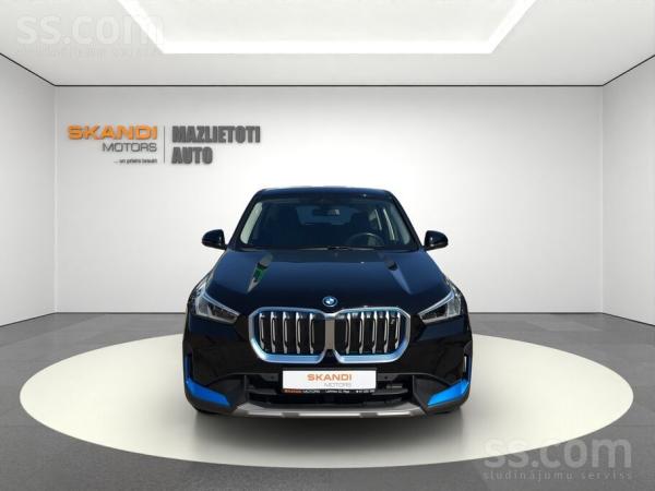 Black BMW X1 2023 in Riga, with an engine capacity of 0.00 L and mileage of 49 thousand km for 34990 €, photo 2 on AUTOMOTO.COM.LV
