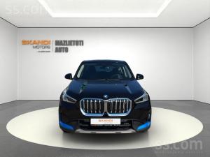 Black BMW X1 2023 in Riga, with an engine capacity of 0.00 L and mileage of 49 thousand km for 34990 €, photo 3 on AUTOMOTO.COM.LV