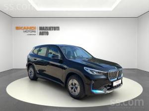 Black BMW X1 2023 in Riga, with an engine capacity of 0.00 L and mileage of 49 thousand km for 34990 €, photo 9 on AUTOMOTO.COM.LV