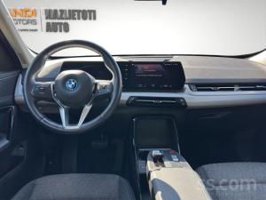 Black BMW X1 2023 in Riga, with an engine capacity of 0.00 L and mileage of 49 thousand km for 34990 €, photo 15 on AUTOMOTO.COM.LV