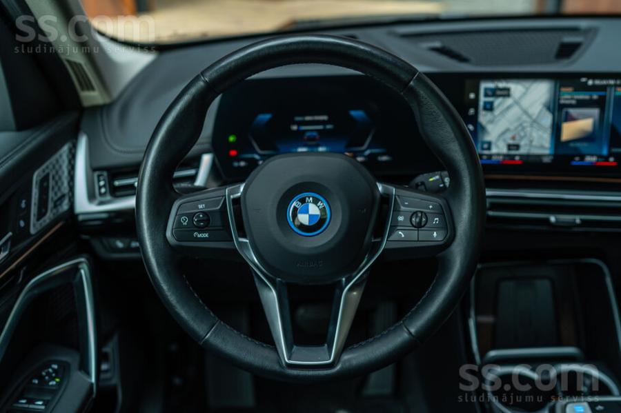 Black BMW X1 2023 in Riga, with an engine capacity of 0.00 L and mileage of 48 thousand km for 38900 €, photo 33 on AUTOMOTO.COM.LV