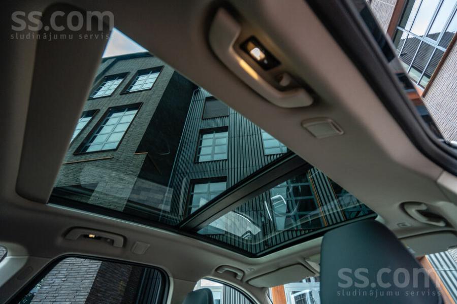 Black BMW X1 2023 in Riga, with an engine capacity of 0.00 L and mileage of 48 thousand km for 38900 €, photo 36 on AUTOMOTO.COM.LV