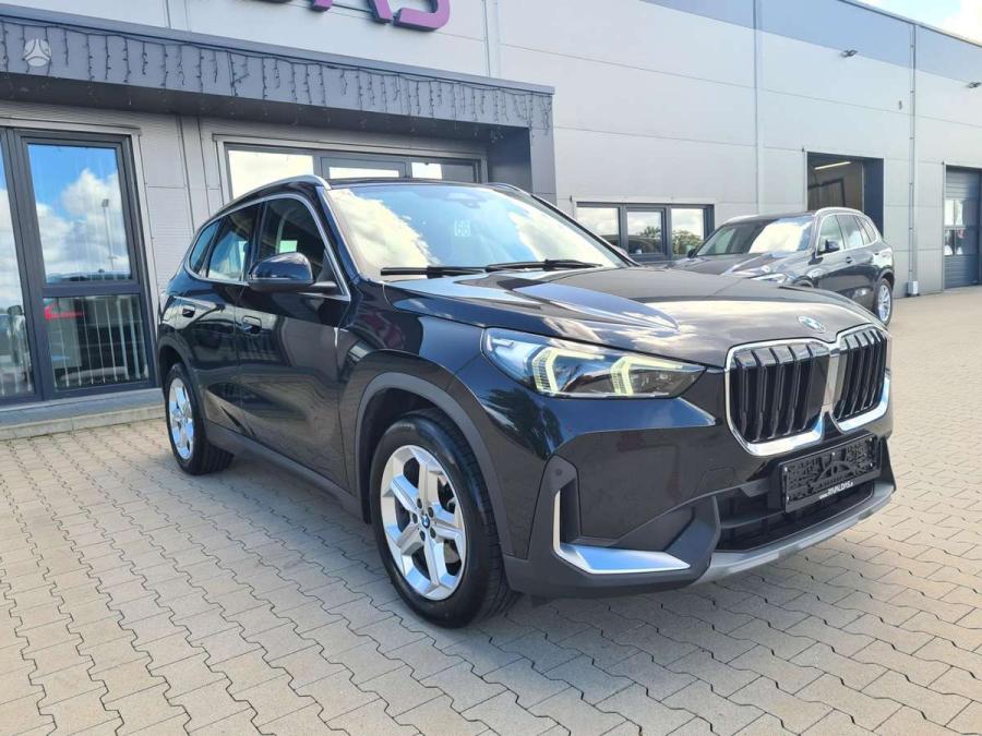 Black BMW X1 2023 in Siauliai, with an engine capacity of 2.00 L and mileage of 155 thousand km for 24990 €, photo 3 on AUTOMOTO.COM.LV