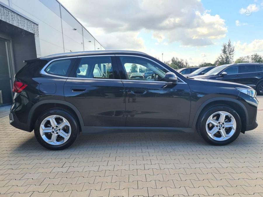 Black BMW X1 2023 in Siauliai, with an engine capacity of 2.00 L and mileage of 155 thousand km for 24990 €, photo 5 on AUTOMOTO.COM.LV