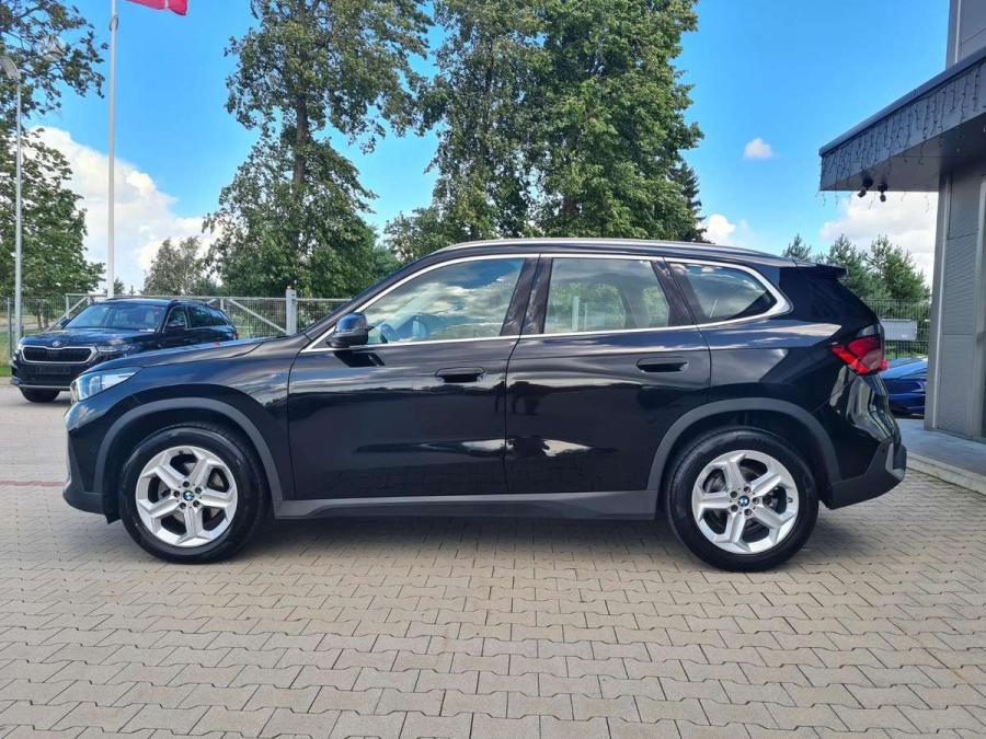 Black BMW X1 2023 in Siauliai, with an engine capacity of 2.00 L and mileage of 155 thousand km for 24990 €, photo 6 on AUTOMOTO.COM.LV
