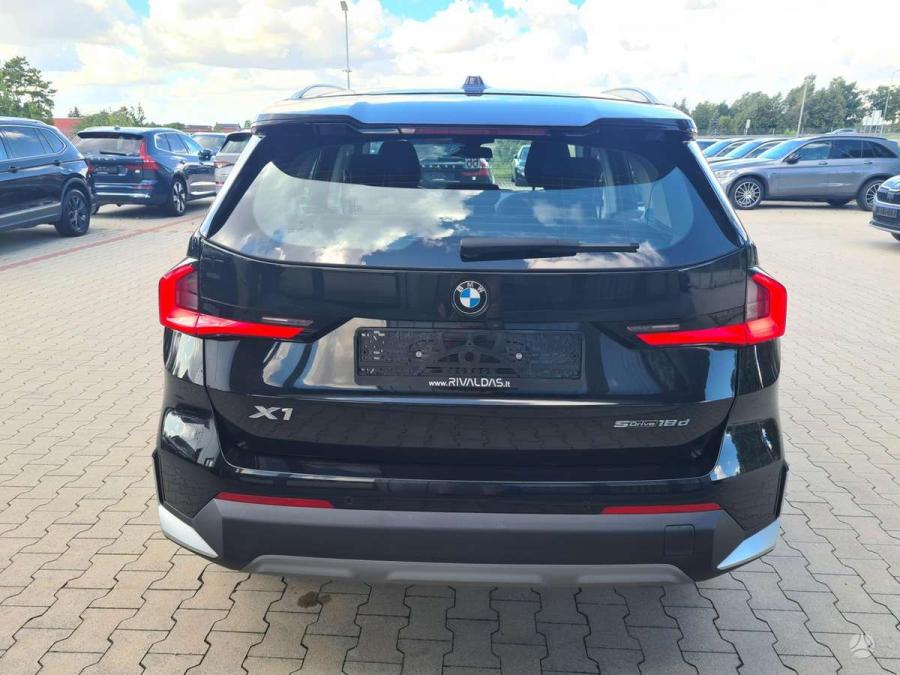 Black BMW X1 2023 in Siauliai, with an engine capacity of 2.00 L and mileage of 155 thousand km for 24990 €, photo 8 on AUTOMOTO.COM.LV