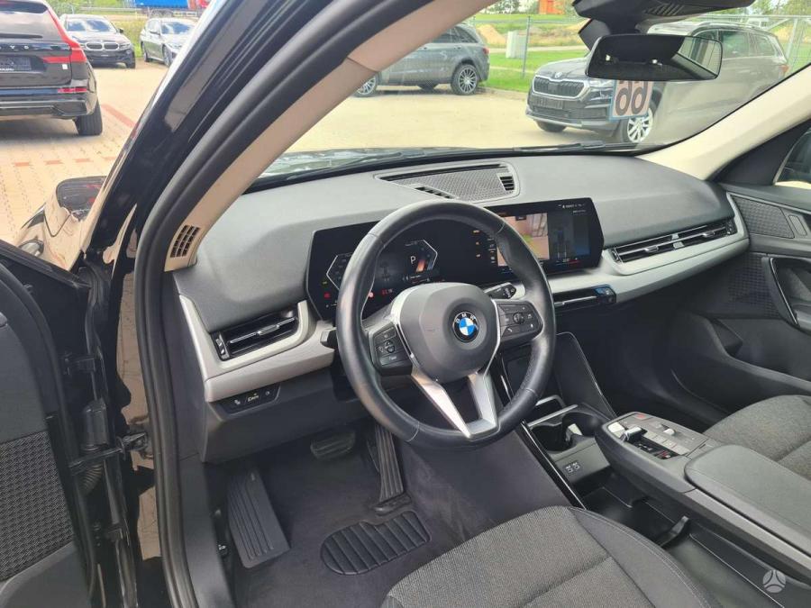 Black BMW X1 2023 in Siauliai, with an engine capacity of 2.00 L and mileage of 155 thousand km for 24990 €, photo 12 on AUTOMOTO.COM.LV