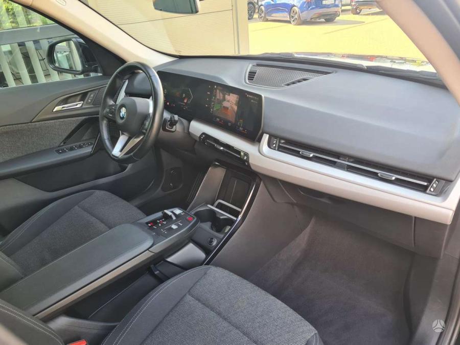 Black BMW X1 2023 in Siauliai, with an engine capacity of 2.00 L and mileage of 155 thousand km for 24990 €, photo 13 on AUTOMOTO.COM.LV