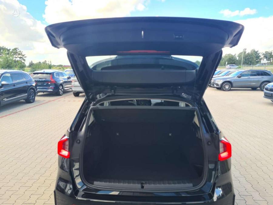 Black BMW X1 2023 in Siauliai, with an engine capacity of 2.00 L and mileage of 155 thousand km for 24990 €, photo 36 on AUTOMOTO.COM.LV
