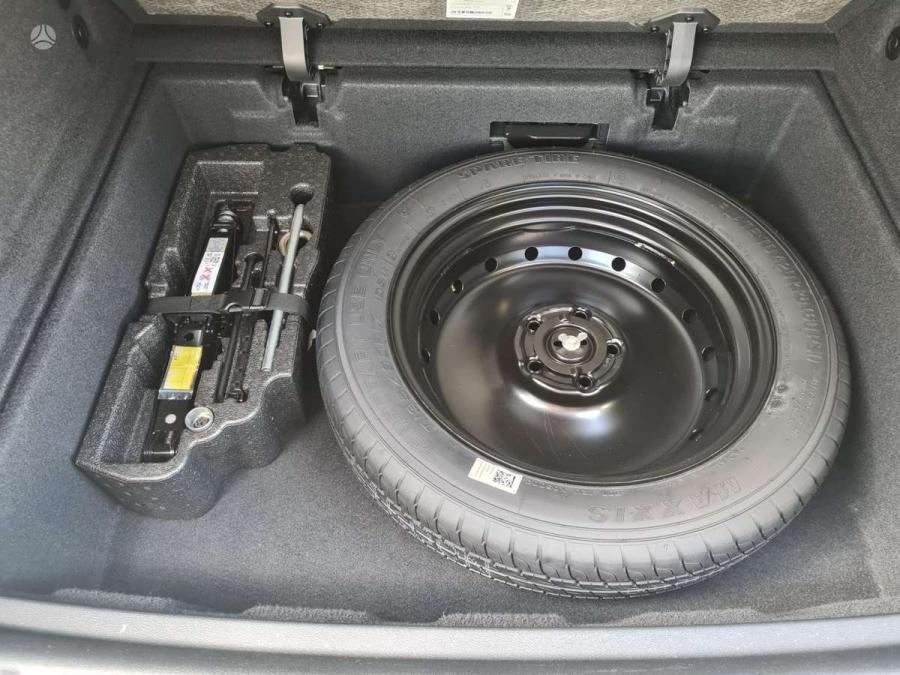 Black BMW X1 2023 in Siauliai, with an engine capacity of 2.00 L and mileage of 155 thousand km for 24990 €, photo 37 on AUTOMOTO.COM.LV