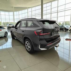 Melns BMW X1 2023 Viļņa, ar dzinēja tilpumu 2.00 L un nobraukumu 220 tūkst. km par 22748 €, foto 3 vietnē AUTOMOTO.COM.LV