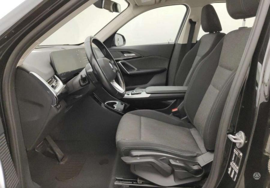 Melns BMW X1 2023 Viļņa, ar dzinēja tilpumu 2.00 L un nobraukumu 220 tūkst. km par 22748 €, foto 7 vietnē AUTOMOTO.COM.LV