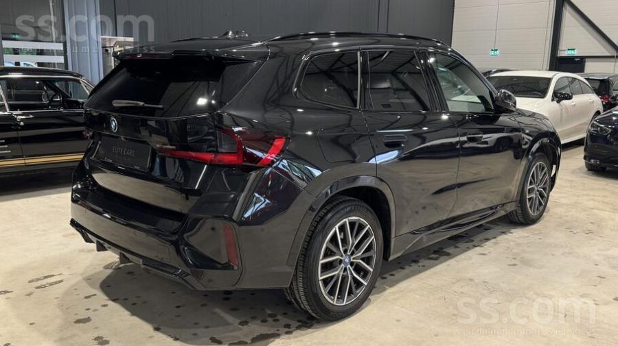Melns BMW X1 2023 Rīga, ar dzinēja tilpumu 1.50 L un nobraukumu 22 tūkst. km par 36990 €, foto 4 vietnē AUTOMOTO.COM.LV