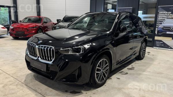 BMW X1 2023 Rīga vietnē Melns BMW X1 2023 Rīga, ar dzinēja tilpumu 1.50 L un nobraukumu 22 tūkst. km par 36990 €, foto 8 vietnē AUTOMOTO.COM.LV