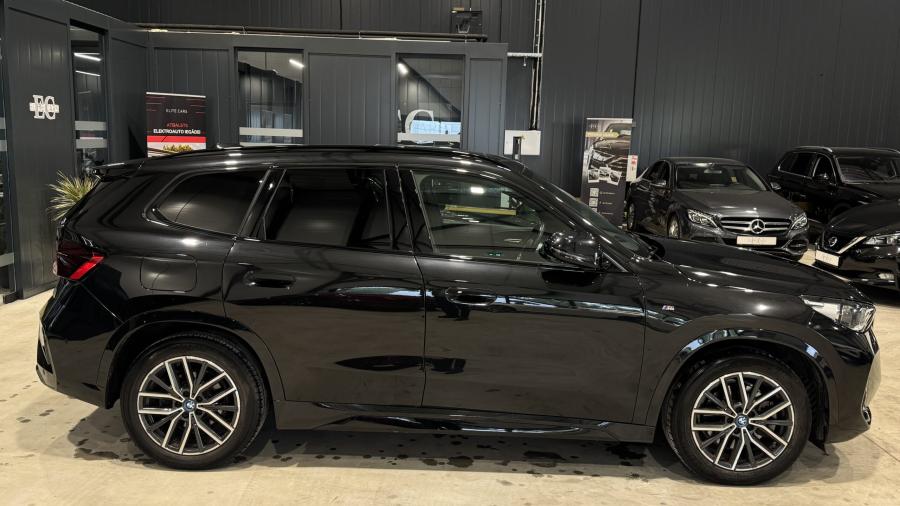 Melns BMW X1 2023 Rīga, ar dzinēja tilpumu 1.50 L un nobraukumu 22 tūkst. km par 34990 €, foto 3 vietnē AUTOMOTO.COM.LV