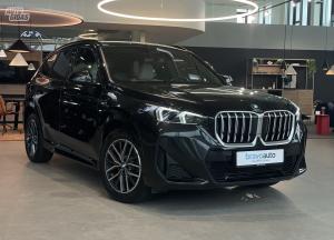 Black BMW X1 2023 in Klaipeda, with an engine capacity of 2.00 L and mileage of 124 thousand km for 32991 €, photo 4 on AUTOMOTO.COM.LV