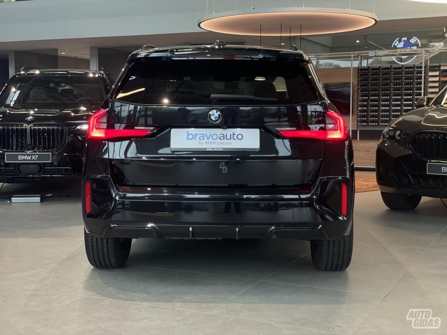 Black BMW X1 2023 in Klaipeda, with an engine capacity of 2.00 L and mileage of 124 thousand km for 32991 €, photo 6 on AUTOMOTO.COM.LV