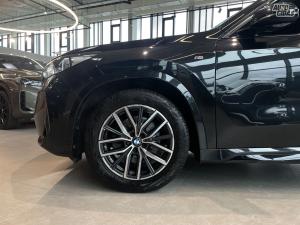 Black BMW X1 2023 in Klaipeda, with an engine capacity of 2.00 L and mileage of 124 thousand km for 32991 €, photo 8 on AUTOMOTO.COM.LV