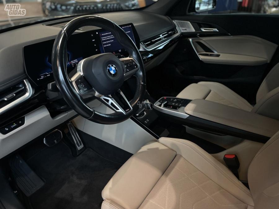 Black BMW X1 2023 in Klaipeda, with an engine capacity of 2.00 L and mileage of 124 thousand km for 32991 €, photo 11 on AUTOMOTO.COM.LV