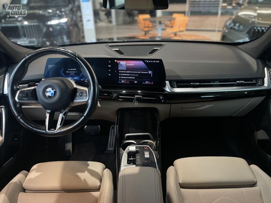 Black BMW X1 2023 in Klaipeda, with an engine capacity of 2.00 L and mileage of 124 thousand km for 32991 €, photo 12 on AUTOMOTO.COM.LV