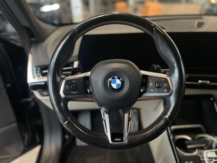 Black BMW X1 2023 in Klaipeda, with an engine capacity of 2.00 L and mileage of 124 thousand km for 32991 €, photo 14 on AUTOMOTO.COM.LV