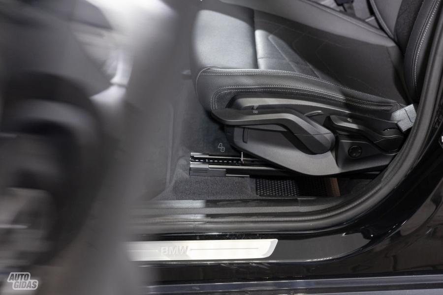 Melns BMW X1 2023 Viļņa, ar dzinēja tilpumu 2.00 L un nobraukumu 112 tūkst. km par 31491 €, foto 18 vietnē AUTOMOTO.COM.LV