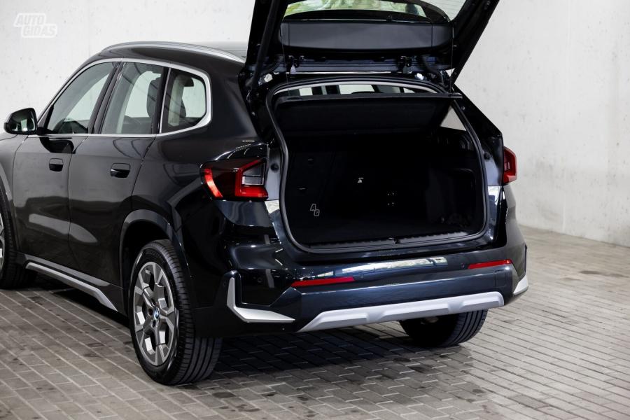 Melns BMW X1 2023 Viļņa, ar dzinēja tilpumu 2.00 L un nobraukumu 112 tūkst. km par 31491 €, foto 28 vietnē AUTOMOTO.COM.LV