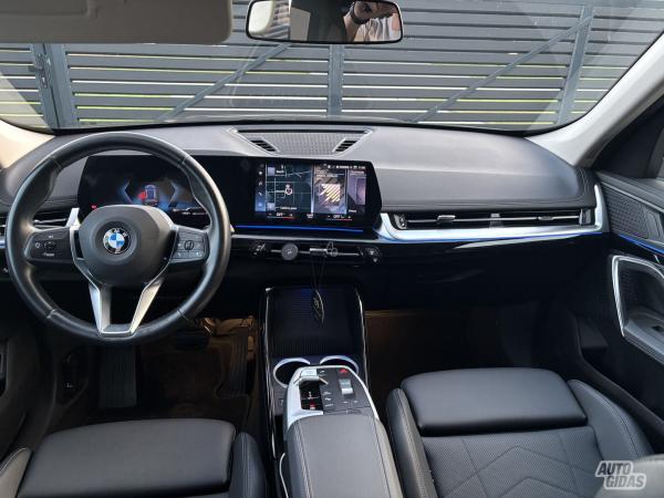 BMW X1 2023 KauÅa vietnÄ Melns BMW X1 2023 KauÅa, ar dzinÄja tilpumu 1.50 L un nobraukumu 37 tÅ«kst. km par 34990 ā¬, foto 3 vietnÄ AUTOMOTO.COM.LV