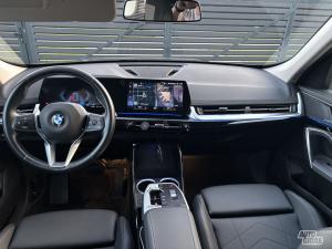 Melns BMW X1 2023 Kauņa, ar dzinēja tilpumu 1.50 L un nobraukumu 37 tūkst. km par 34990 €, foto 3 vietnē AUTOMOTO.COM.LV