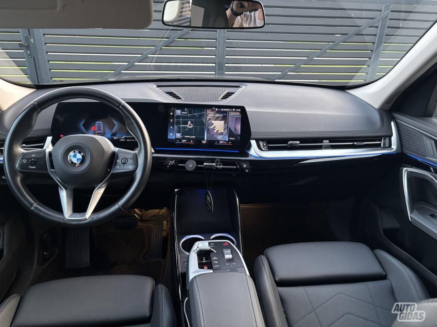 Melns BMW X1 2023 Kauņa, ar dzinēja tilpumu 1.50 L un nobraukumu 37 tūkst. km par 34990 €, foto 3 vietnē AUTOMOTO.COM.LV
