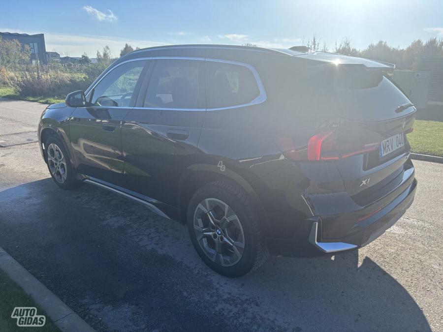 Melns BMW X1 2023 Kauņa, ar dzinēja tilpumu 1.50 L un nobraukumu 37 tūkst. km par 34990 €, foto 11 vietnē AUTOMOTO.COM.LV