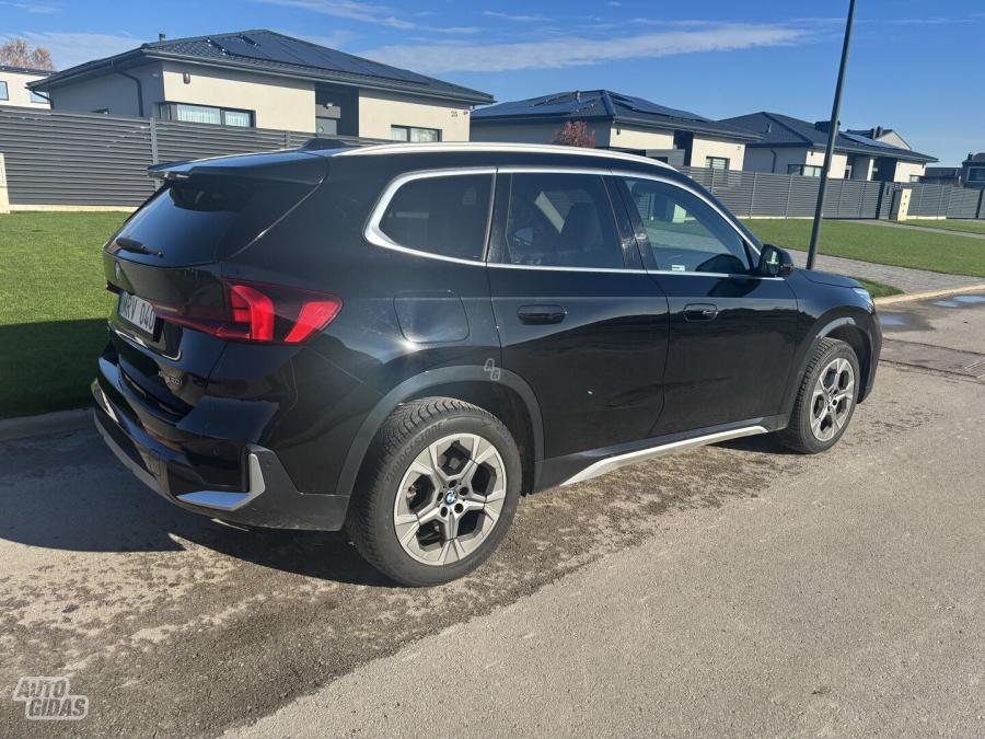 Melns BMW X1 2023 Kauņa, ar dzinēja tilpumu 1.50 L un nobraukumu 37 tūkst. km par 34990 €, foto 13 vietnē AUTOMOTO.COM.LV