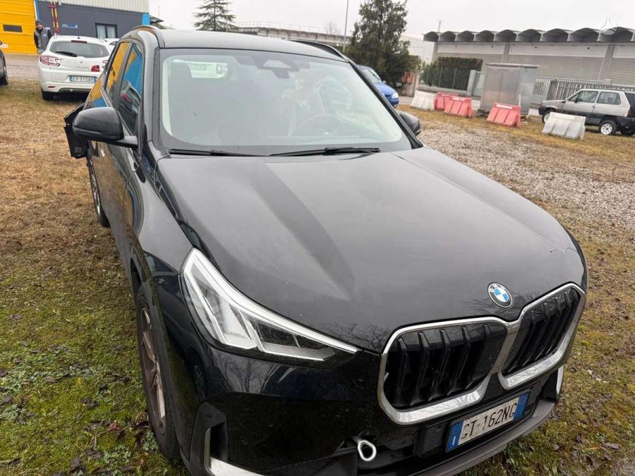 Black BMW X1 2024 in Panevezys, with an engine capacity of 2.00 L and mileage of 62 thousand km for 17500 €, photo 3 on AUTOMOTO.COM.LV