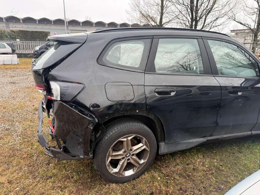 Black BMW X1 2024 in Panevezys, with an engine capacity of 2.00 L and mileage of 62 thousand km for 17500 €, photo 5 on AUTOMOTO.COM.LV