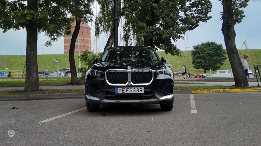 Black BMW X1 2024 in Klaipeda, with an engine capacity of 1.50 L and mileage of 37 thousand km for 35500 €, photo 1 on AUTOMOTO.COM.LV