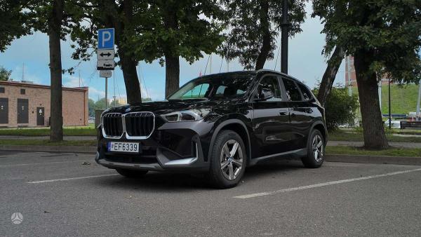 Black BMW X1 2024 in Klaipeda, with an engine capacity of 1.50 L and mileage of 37 thousand km for 35500 €, photo 2 on AUTOMOTO.COM.LV