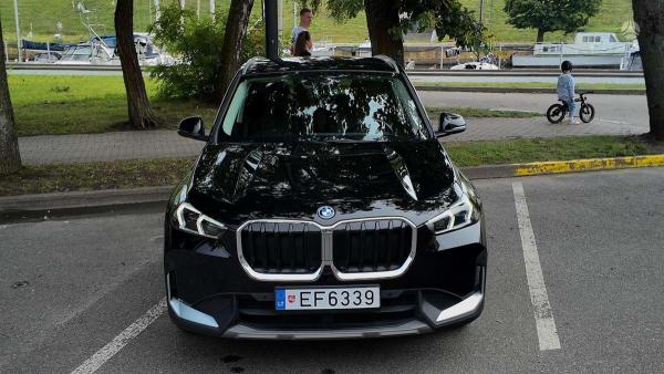 Black BMW X1 2024 in Klaipeda, with an engine capacity of 1.50 L and mileage of 37 thousand km for 35500 €, photo 8 on AUTOMOTO.COM.LV