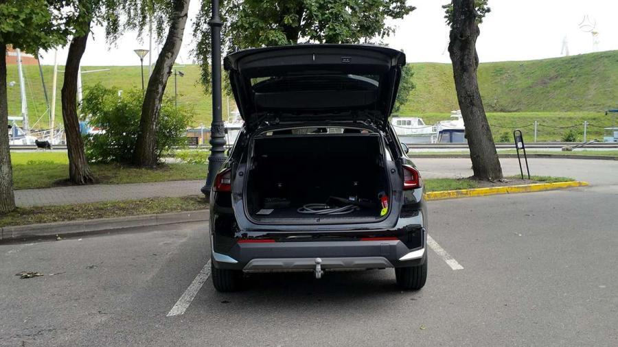 Black BMW X1 2024 in Klaipeda, with an engine capacity of 1.50 L and mileage of 37 thousand km for 35500 €, photo 13 on AUTOMOTO.COM.LV