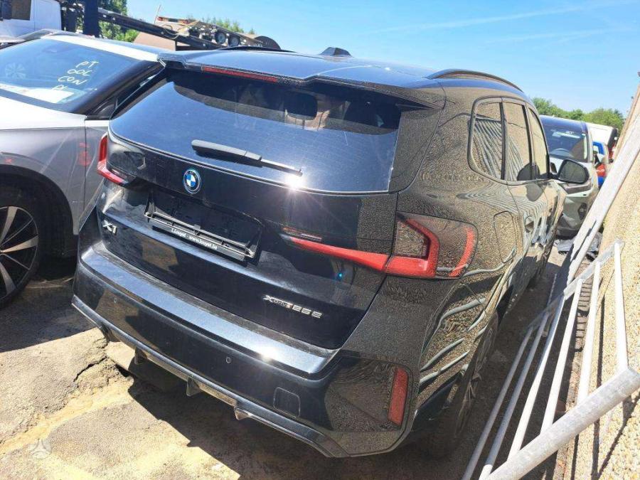 Melns BMW X1 2024 Viļņa, ar dzinēja tilpumu 1.50 L un nobraukumu 39 tūkst. km par 19600 €, foto 5 vietnē AUTOMOTO.COM.LV
