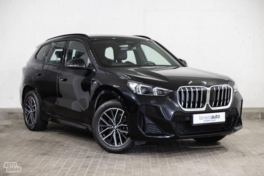 Black BMW X1 2025 in Vilnius, with an engine capacity of 1.50 L and mileage of 43 thousand km for 36491 €, photo 6 on AUTOMOTO.COM.LV