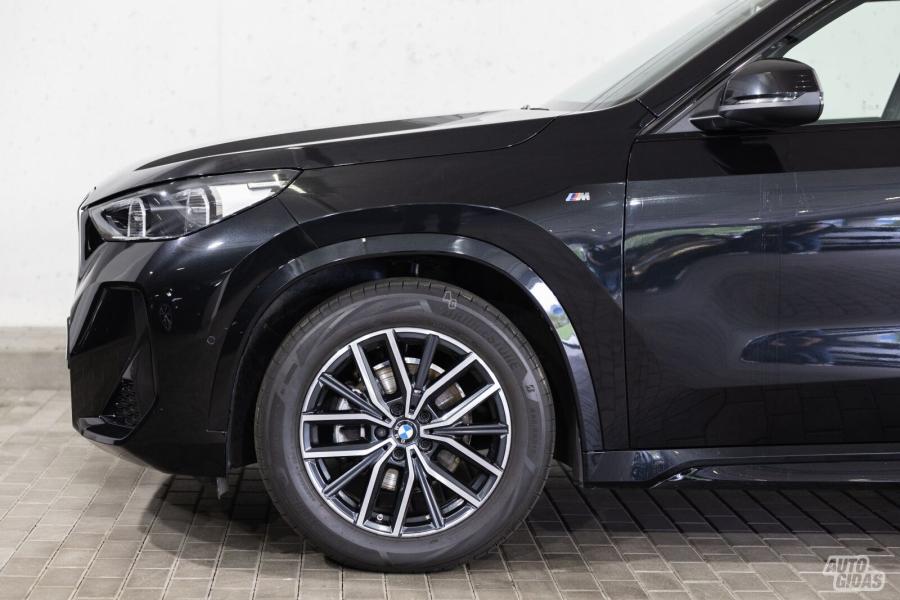 Black BMW X1 2025 in Vilnius, with an engine capacity of 1.50 L and mileage of 43 thousand km for 36491 €, photo 8 on AUTOMOTO.COM.LV