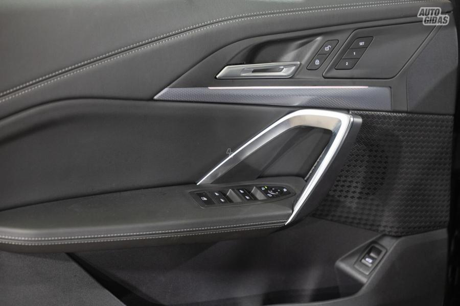 Black BMW X1 2025 in Vilnius, with an engine capacity of 1.50 L and mileage of 43 thousand km for 36491 €, photo 15 on AUTOMOTO.COM.LV