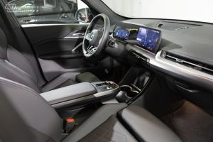 Black BMW X1 2025 in Vilnius, with an engine capacity of 1.50 L and mileage of 43 thousand km for 36491 €, photo 18 on AUTOMOTO.COM.LV