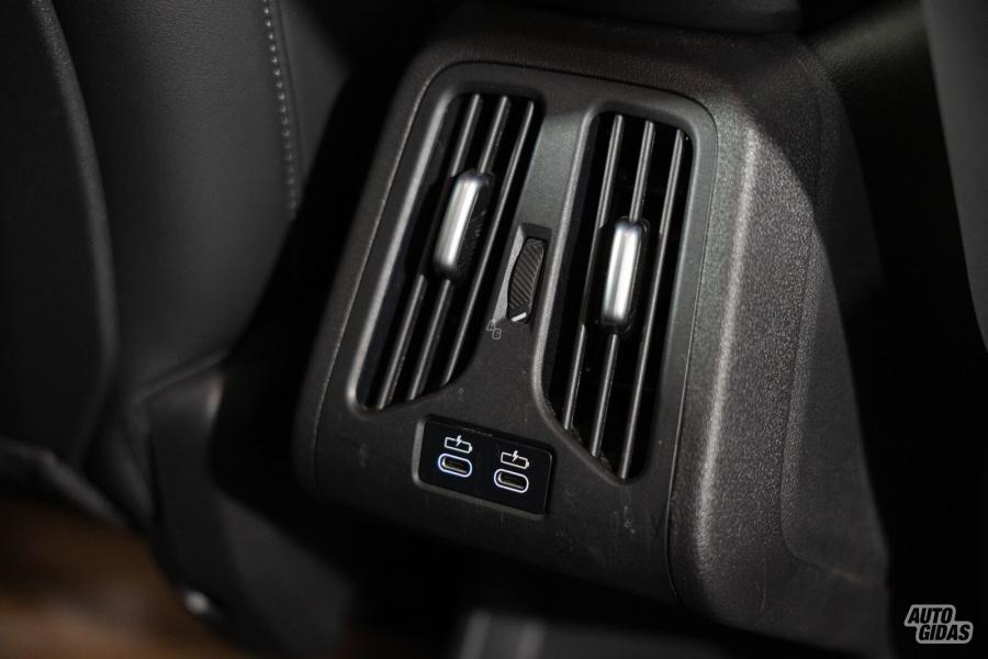 Black BMW X1 2025 in Vilnius, with an engine capacity of 1.50 L and mileage of 43 thousand km for 36491 €, photo 20 on AUTOMOTO.COM.LV