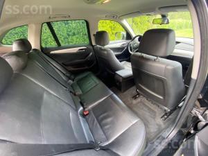 Black BMW X1 2010 in Jelgava, with an engine capacity of 2.00 L and mileage of 252 thousand km for 6550 €, photo 7 on AUTOMOTO.COM.LV