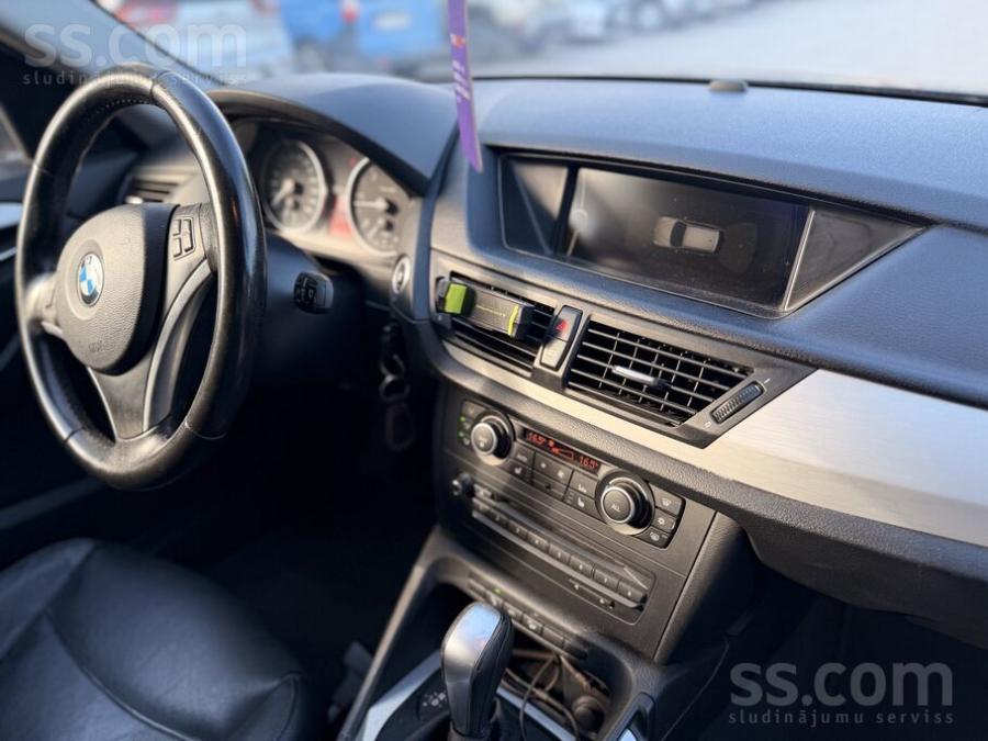 Black BMW X1 2010 in Jelgava, with an engine capacity of 2.00 L and mileage of 252 thousand km for 6550 €, photo 18 on AUTOMOTO.COM.LV